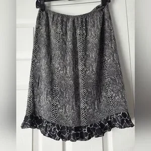 Sunny Leigh | Skirts | Sunny Leigh 0 Silk Black And White Patterned ...